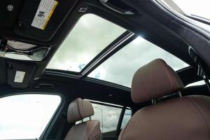 White BMW X7 2019 in Kaunas, with an engine capacity of 3.00 L and mileage of 96 thousand km for 46950 €, photo 31 on AUTOMOTO.COM.LV