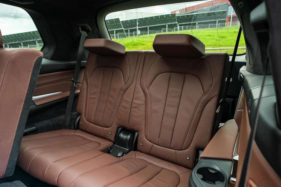 White BMW X7 2019 in Kaunas, with an engine capacity of 3.00 L and mileage of 96 thousand km for 46950 €, photo 38 on AUTOMOTO.COM.LV