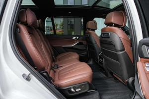 White BMW X7 2019 in Kaunas, with an engine capacity of 3.00 L and mileage of 96 thousand km for 46950 €, photo 42 on AUTOMOTO.COM.LV