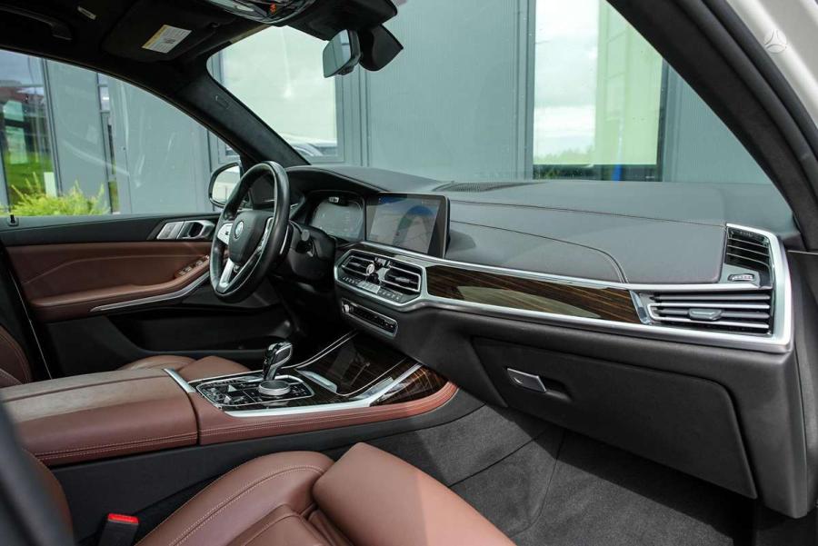 White BMW X7 2019 in Kaunas, with an engine capacity of 3.00 L and mileage of 96 thousand km for 46950 €, photo 44 on AUTOMOTO.COM.LV