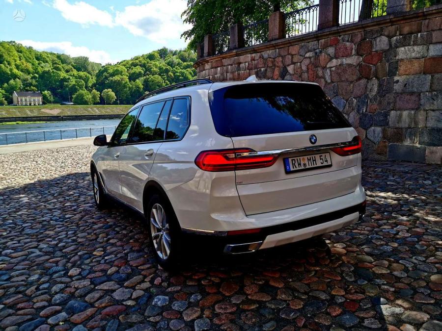 White BMW X7 2019 in Kaunas, with an engine capacity of 2.99 L and mileage of 258 thousand km for 35850 €, photo 7 on AUTOMOTO.COM.LV