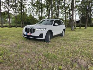 White BMW X7 2019 in Kaunas, with an engine capacity of 2.99 L and mileage of 258 thousand km for 36700 €, photo 3 on AUTOMOTO.COM.LV
