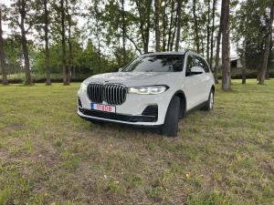 White BMW X7 2019 in Kaunas, with an engine capacity of 2.99 L and mileage of 258 thousand km for 36700 €, photo 5 on AUTOMOTO.COM.LV