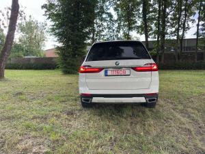 White BMW X7 2019 in Kaunas, with an engine capacity of 2.99 L and mileage of 258 thousand km for 36700 €, photo 8 on AUTOMOTO.COM.LV