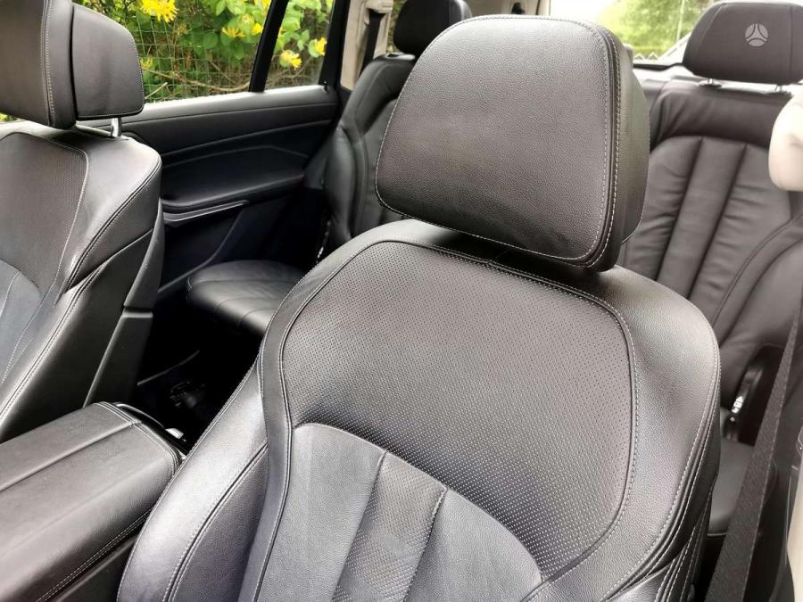 White BMW X7 2019 in Kaunas, with an engine capacity of 2.99 L and mileage of 258 thousand km for 36700 €, photo 13 on AUTOMOTO.COM.LV