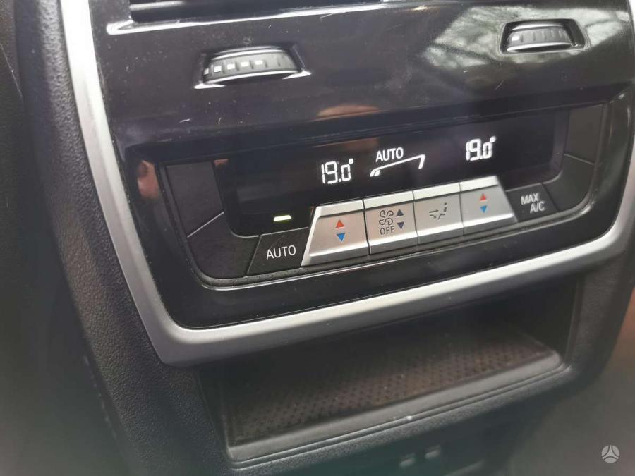 White BMW X7 2019 in Kaunas, with an engine capacity of 2.99 L and mileage of 258 thousand km for 36700 €, photo 23 on AUTOMOTO.COM.LV