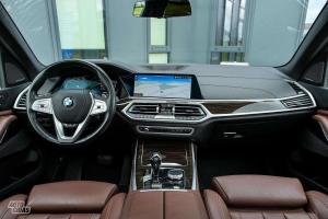 White BMW X7 2019 in Kaunas, with an engine capacity of 3.00 L and mileage of 96 thousand km for 46950 €, photo 17 on AUTOMOTO.COM.LV
