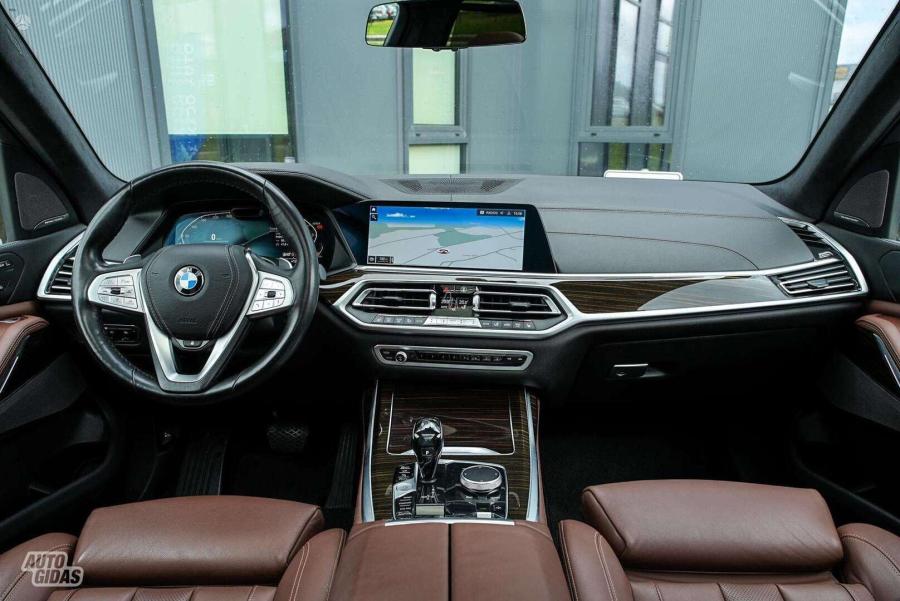 White BMW X7 2019 in Kaunas, with an engine capacity of 3.00 L and mileage of 96 thousand km for 46950 €, photo 17 on AUTOMOTO.COM.LV