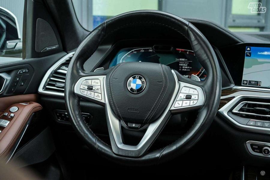 White BMW X7 2019 in Kaunas, with an engine capacity of 3.00 L and mileage of 96 thousand km for 46950 €, photo 19 on AUTOMOTO.COM.LV