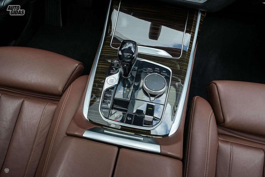 White BMW X7 2019 in Kaunas, with an engine capacity of 3.00 L and mileage of 96 thousand km for 46950 €, photo 23 on AUTOMOTO.COM.LV