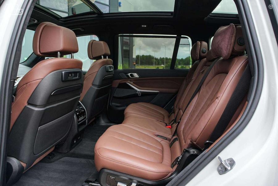 White BMW X7 2019 in Kaunas, with an engine capacity of 3.00 L and mileage of 96 thousand km for 46950 €, photo 36 on AUTOMOTO.COM.LV