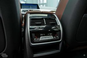 White BMW X7 2019 in Kaunas, with an engine capacity of 3.00 L and mileage of 96 thousand km for 46950 €, photo 37 on AUTOMOTO.COM.LV