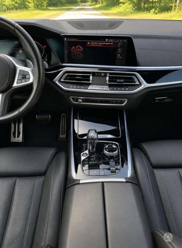 White BMW X7 2019 in Vilnius, with an engine capacity of 3.00 L and mileage of 134 thousand km for 49500 €, photo 10 on AUTOMOTO.COM.LV