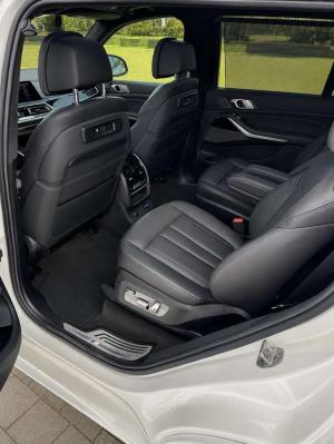 Balts BMW X7 2019 Viļņa, ar dzinēja tilpumu 3.00 L un nobraukumu 134 tūkst. km par 49500 €, foto 15 vietnē AUTOMOTO.COM.LV