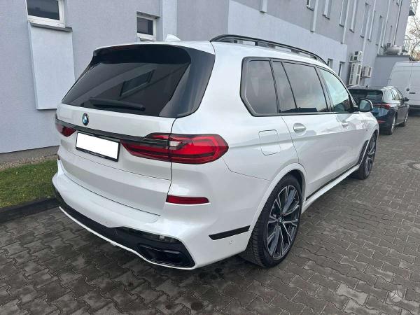 White BMW X7 2020 in Kaunas, with an engine capacity of 2.99 L and mileage of 162 thousand km for 68000 €, photo 4 on AUTOMOTO.COM.LV