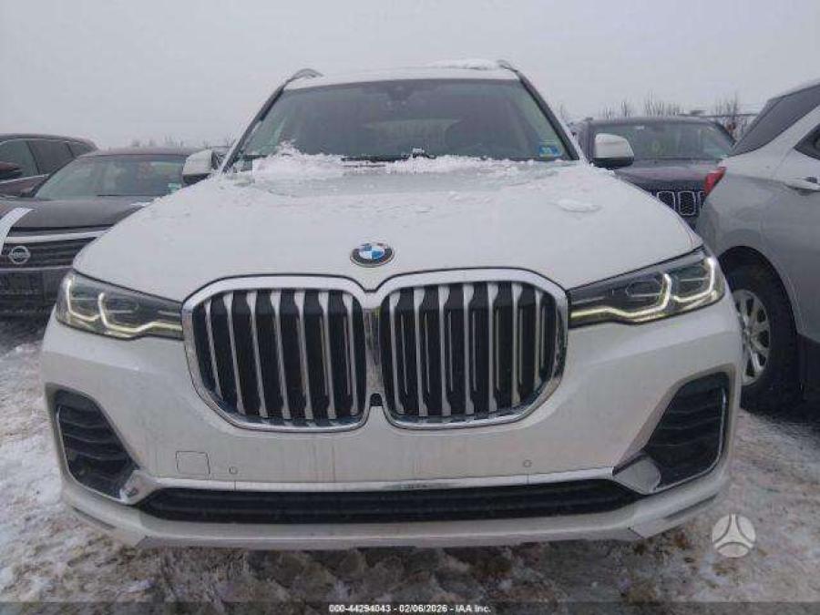 White BMW X7 2020 in Klaipeda, with an engine capacity of 3.00 L and mileage of 140 thousand km for 21300 €, photo 12 on AUTOMOTO.COM.LV