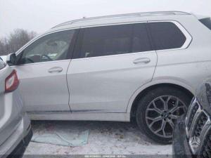 White BMW X7 2020 in Klaipeda, with an engine capacity of 3.00 L and mileage of 140 thousand km for 21300 €, photo 14 on AUTOMOTO.COM.LV
