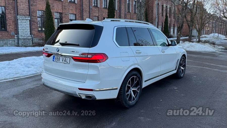 Balts BMW X7 2020 Tallina, ar dzinēja tilpumu 3.00 L un nobraukumu 104 tūkst. km par 59900 €, foto 3 vietnē AUTOMOTO.COM.LV