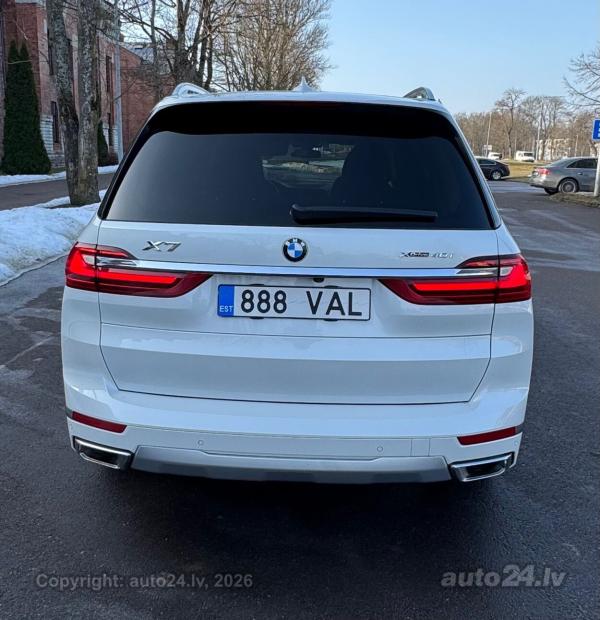 Balts BMW X7 2020 Tallina, ar dzinēja tilpumu 3.00 L un nobraukumu 104 tūkst. km par 59900 €, foto 4 vietnē AUTOMOTO.COM.LV