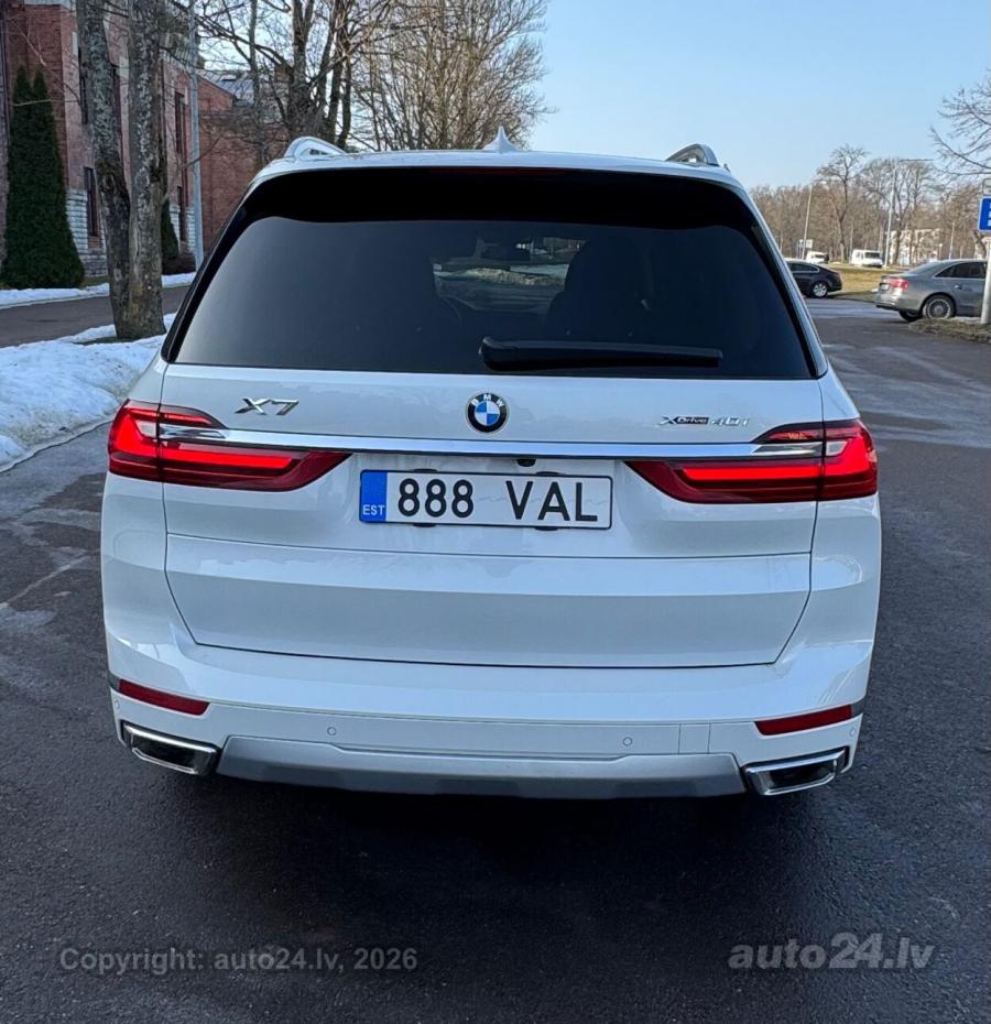 Balts BMW X7 2020 Tallina, ar dzinēja tilpumu 3.00 L un nobraukumu 104 tūkst. km par 59900 €, foto 4 vietnē AUTOMOTO.COM.LV