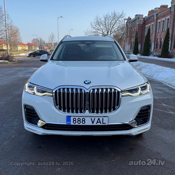 Balts BMW X7 2020 Tallina, ar dzinēja tilpumu 3.00 L un nobraukumu 104 tūkst. km par 59900 €, foto 8 vietnē AUTOMOTO.COM.LV