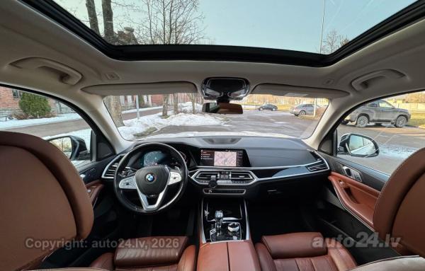 White BMW X7 2020 in Tallinn, with an engine capacity of 3.00 L and mileage of 104 thousand km for 59900 €, photo 11 on AUTOMOTO.COM.LV