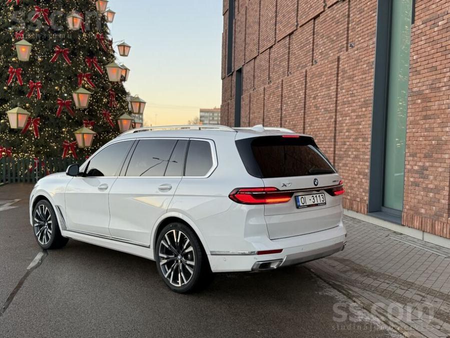 White BMW X7 2020 in Riga, with an engine capacity of 3.00 L and mileage of 92 thousand km for 59990 €, photo 5 on AUTOMOTO.COM.LV