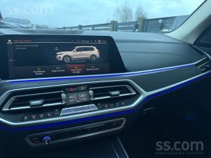 White BMW X7 2020 in Riga, with an engine capacity of 3.00 L and mileage of 92 thousand km for 59990 €, photo 12 on AUTOMOTO.COM.LV