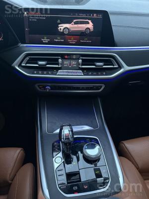 White BMW X7 2020 in Riga, with an engine capacity of 3.00 L and mileage of 92 thousand km for 59990 €, photo 13 on AUTOMOTO.COM.LV