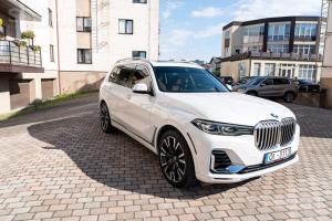 Белый БМВ X7 2020 в Рига, объемом двигателя 3.00 л и пробегом 100 тыс. км за 59990 €, фото 3 на AUTOMOTO.COM.LV