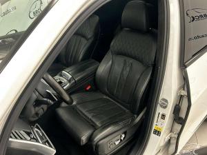 White BMW X7 2020 in Vilnius, with an engine capacity of 3.00 L and mileage of 156 thousand km for 47400 €, photo 7 on AUTOMOTO.COM.LV