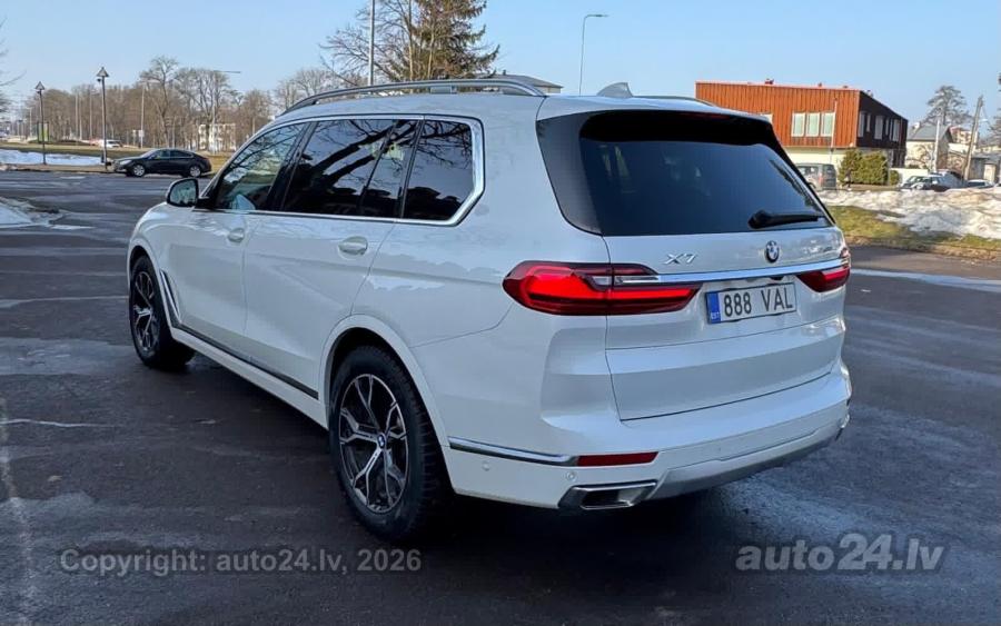 Balts BMW X7 2020 Tallina, ar dzinēja tilpumu 3.00 L un nobraukumu 112 tūkst. km par 49900 €, foto 4 vietnē AUTOMOTO.COM.LV