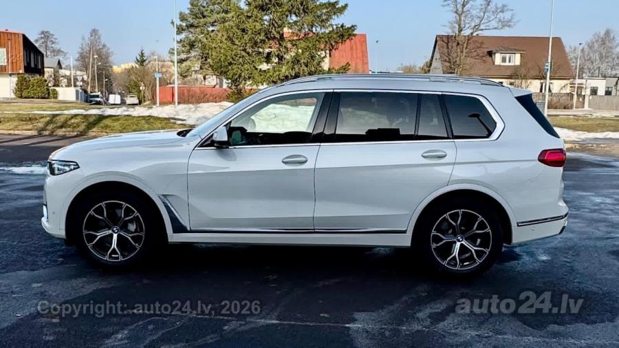 Balts BMW X7 2020 Tallina, ar dzinēja tilpumu 3.00 L un nobraukumu 112 tūkst. km par 49900 €, foto 9 vietnē AUTOMOTO.COM.LV