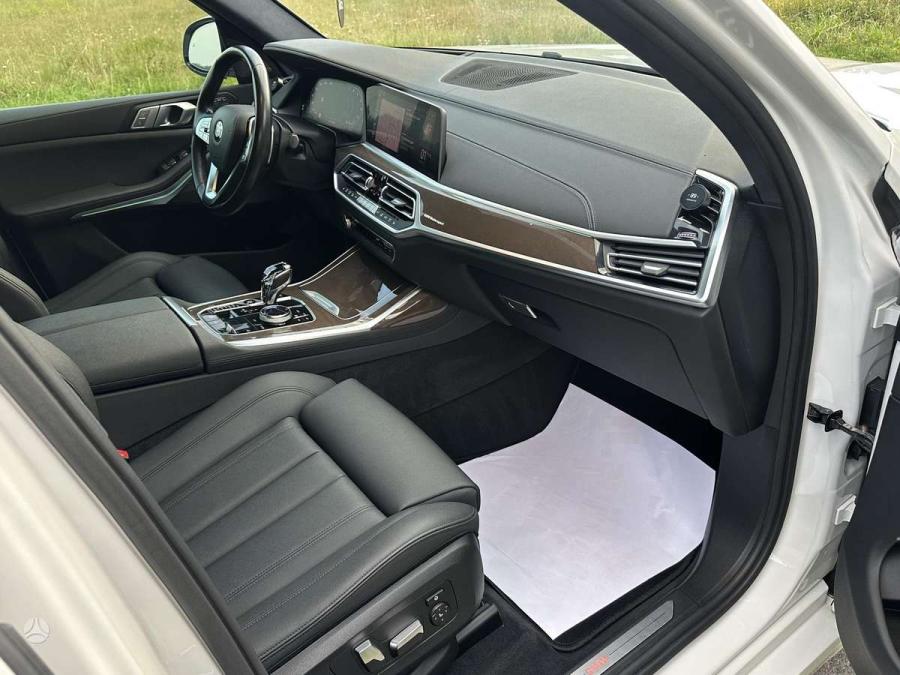 Balts BMW X7 2020 Viļņa, ar dzinēja tilpumu 3.00 L un nobraukumu 62 tūkst. km par 47750 €, foto 11 vietnē AUTOMOTO.COM.LV