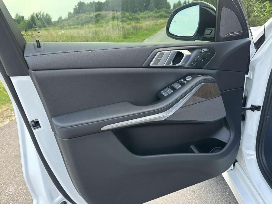 Balts BMW X7 2020 Viļņa, ar dzinēja tilpumu 3.00 L un nobraukumu 62 tūkst. km par 47750 €, foto 14 vietnē AUTOMOTO.COM.LV
