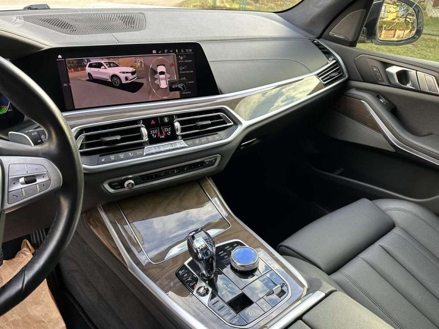 Balts BMW X7 2020 Viļņa, ar dzinēja tilpumu 3.00 L un nobraukumu 62 tūkst. km par 47750 €, foto 27 vietnē AUTOMOTO.COM.LV