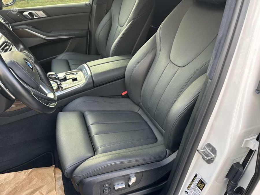 Balts BMW X7 2020 Viļņa, ar dzinēja tilpumu 3.00 L un nobraukumu 62 tūkst. km par 47750 €, foto 28 vietnē AUTOMOTO.COM.LV