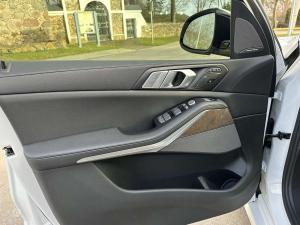 Balts BMW X7 2020 Viļņa, ar dzinēja tilpumu 3.00 L un nobraukumu 62 tūkst. km par 47750 €, foto 30 vietnē AUTOMOTO.COM.LV