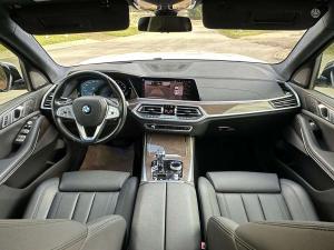 Balts BMW X7 2020 Viļņa, ar dzinēja tilpumu 3.00 L un nobraukumu 62 tūkst. km par 47750 €, foto 38 vietnē AUTOMOTO.COM.LV