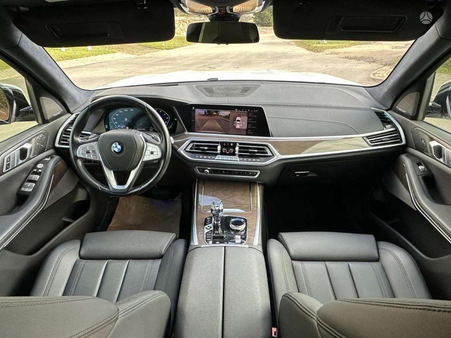 Balts BMW X7 2020 Viļņa, ar dzinēja tilpumu 3.00 L un nobraukumu 62 tūkst. km par 47750 €, foto 38 vietnē AUTOMOTO.COM.LV