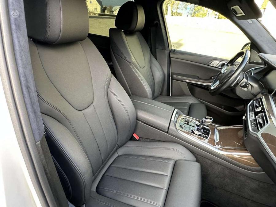 Balts BMW X7 2020 Viļņa, ar dzinēja tilpumu 3.00 L un nobraukumu 62 tūkst. km par 47750 €, foto 42 vietnē AUTOMOTO.COM.LV