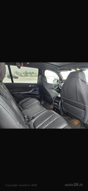 Balts BMW X7 2021 Veru, ar dzinēja tilpumu 3.00 L un nobraukumu 190 tūkst. km par 55000 €, foto 10 vietnē AUTOMOTO.COM.LV