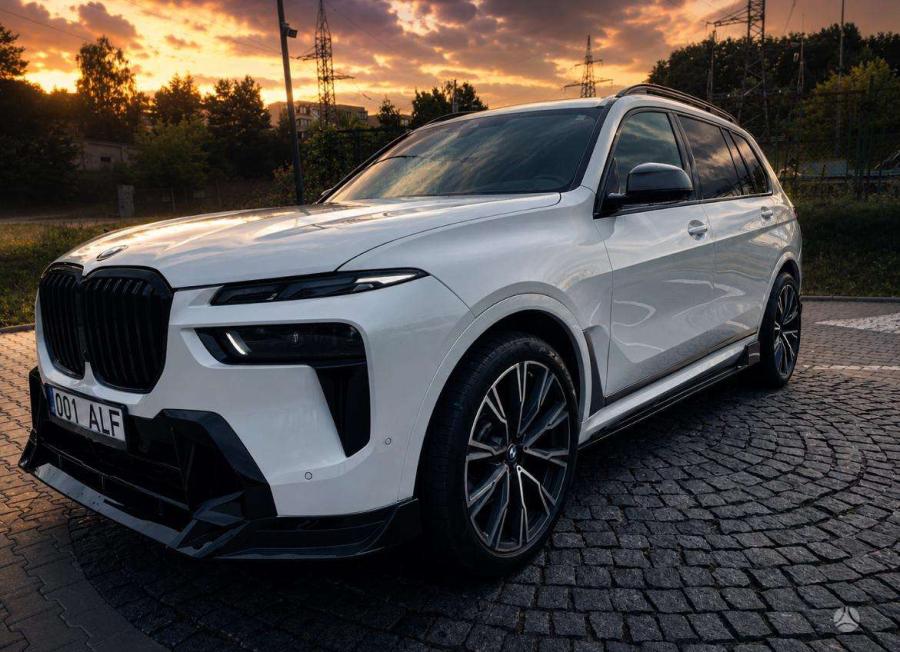 Balts BMW X7 2021 Viļņa, ar dzinēja tilpumu 4.40 L un nobraukumu 81 tūkst. km par 63500 €, foto 1 vietnē AUTOMOTO.COM.LV