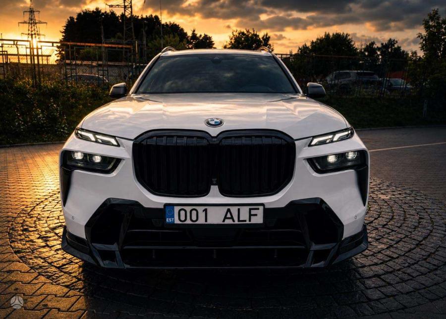 Balts BMW X7 2021 Viļņa, ar dzinēja tilpumu 4.40 L un nobraukumu 81 tūkst. km par 63500 €, foto 3 vietnē AUTOMOTO.COM.LV