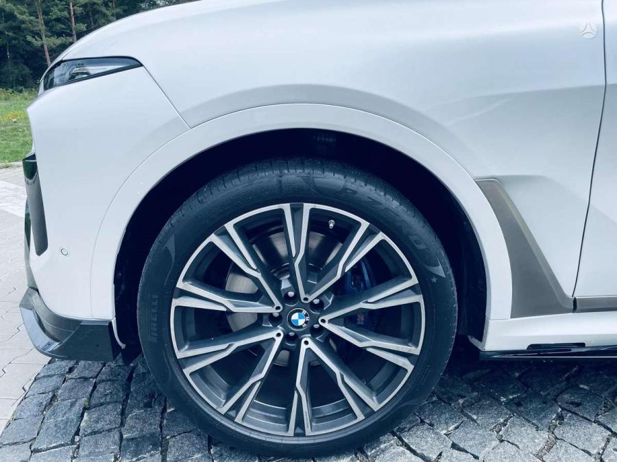 Balts BMW X7 2021 Viļņa, ar dzinēja tilpumu 4.40 L un nobraukumu 81 tūkst. km par 63500 €, foto 8 vietnē AUTOMOTO.COM.LV