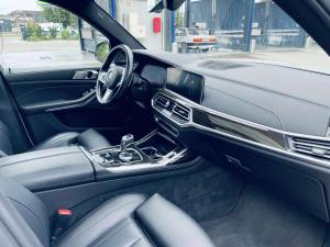 Balts BMW X7 2021 Viļņa, ar dzinēja tilpumu 4.40 L un nobraukumu 81 tūkst. km par 63500 €, foto 13 vietnē AUTOMOTO.COM.LV