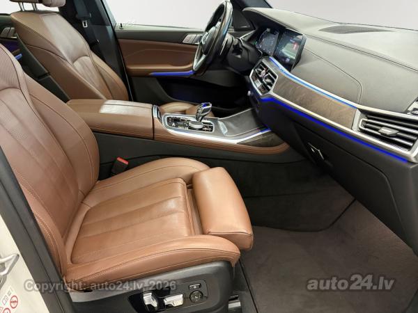 Белый БМВ X7 2021 в Таллин, объемом двигателя 3.00 л и пробегом 167 тыс. км за 52900 €, фото 9 на AUTOMOTO.COM.LV