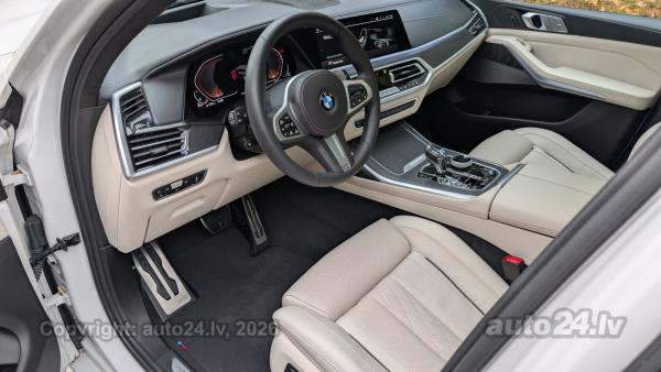 Balts BMW X7 2021 Tallina, ar dzinēja tilpumu 3.00 L un nobraukumu 120 tūkst. km par 55900 €, foto 11 vietnē AUTOMOTO.COM.LV