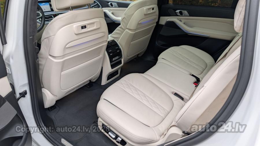 Белый БМВ X7 2021 в Таллин, объемом двигателя 3.00 л и пробегом 120 тыс. км за 55900 €, фото 16 на AUTOMOTO.COM.LV