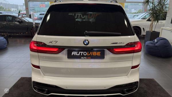 White BMW X7 2022 in Vilnius, with an engine capacity of 2.99 L and mileage of 109 thousand km for 59989 €, photo 4 on AUTOMOTO.COM.LV